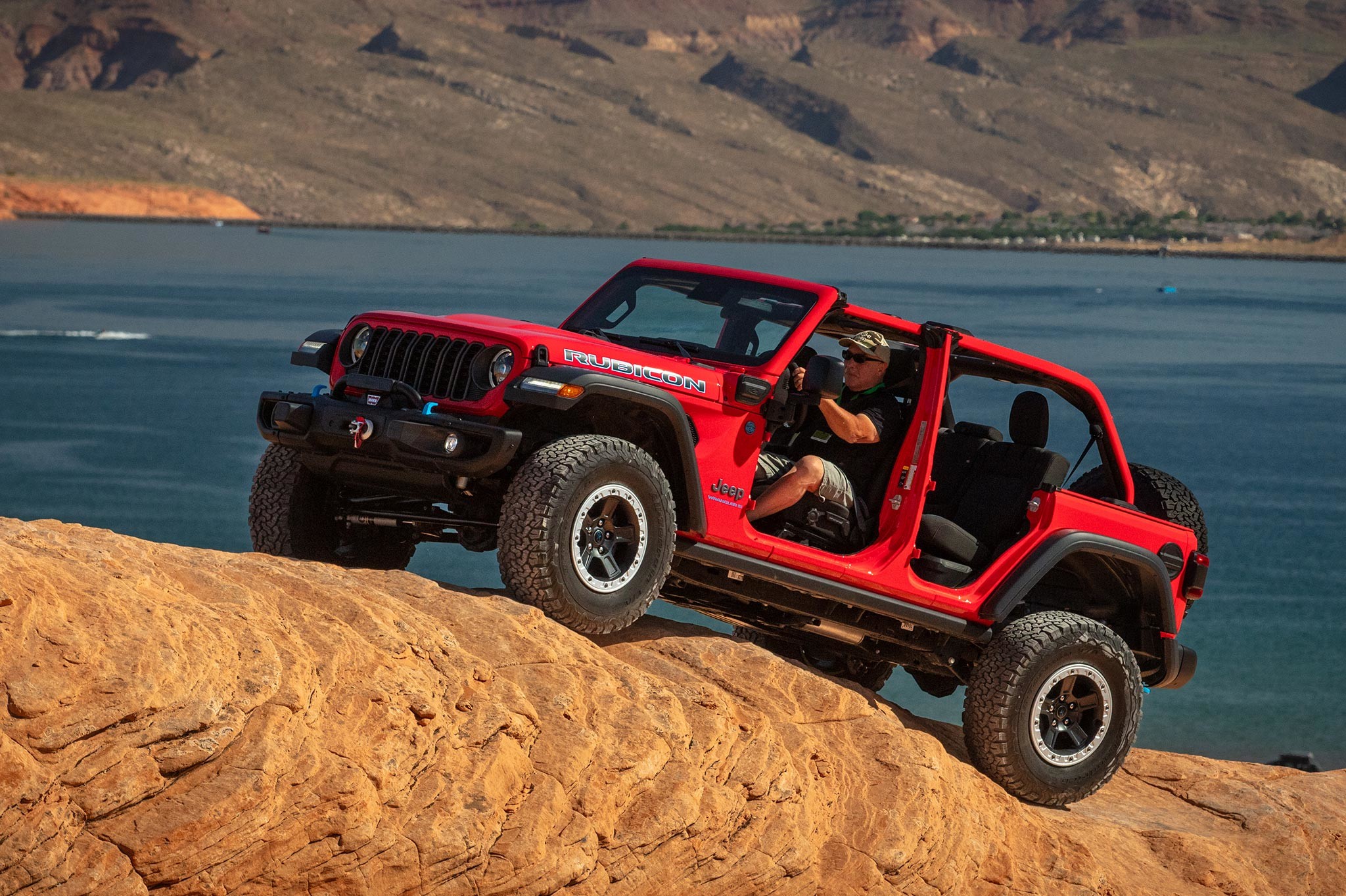 Take off Jeep Wrangler doors step by step | Jeep Canada