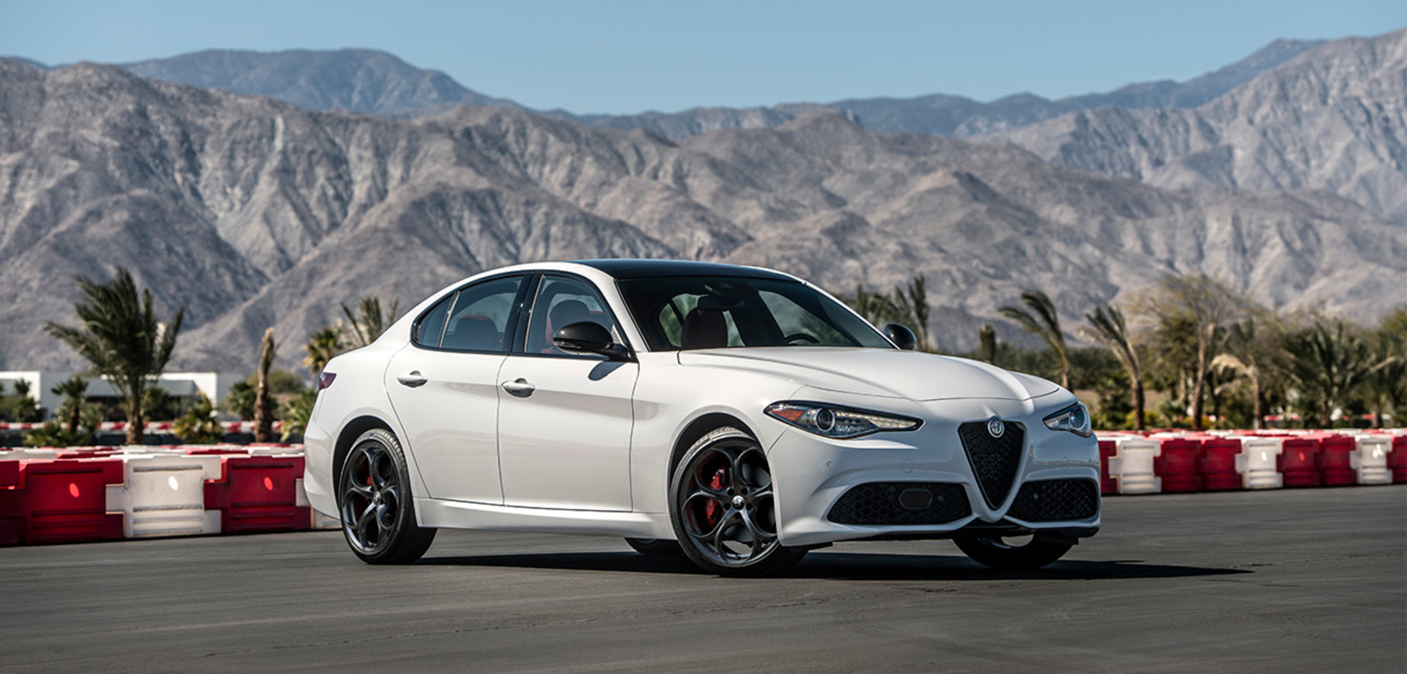 2021 Alfa Romeo Giulia Luxury Sport Sedan Alfa Romeo Canada 2021 Alfa Romeo Giulia Luxury Sport Sedan Alfa Romeo Canada