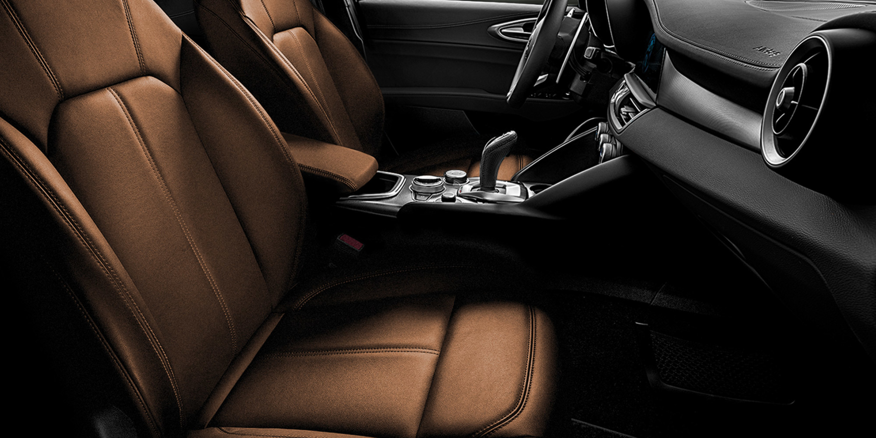 2022 Alfa Romeo Giulia Luxury Sport Sedan | Alfa Romeo Canada