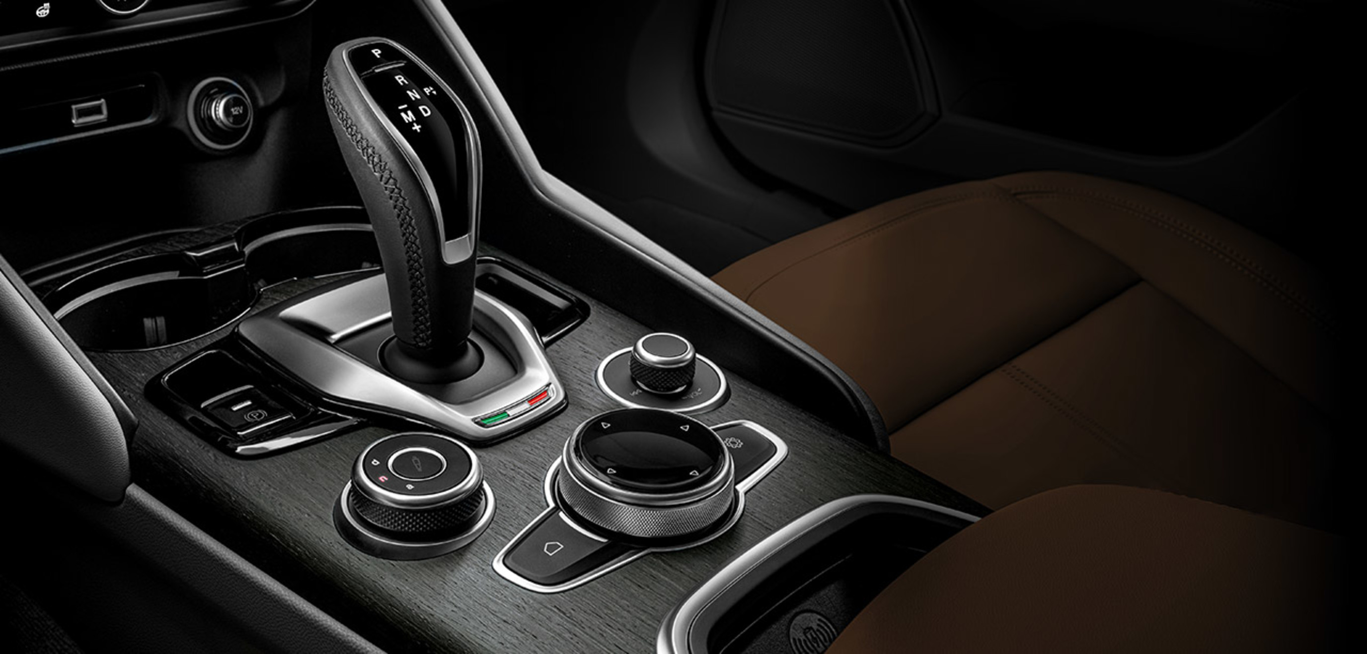 2022 Alfa Romeo Giulia Luxury Sport Sedan | Alfa Romeo Canada