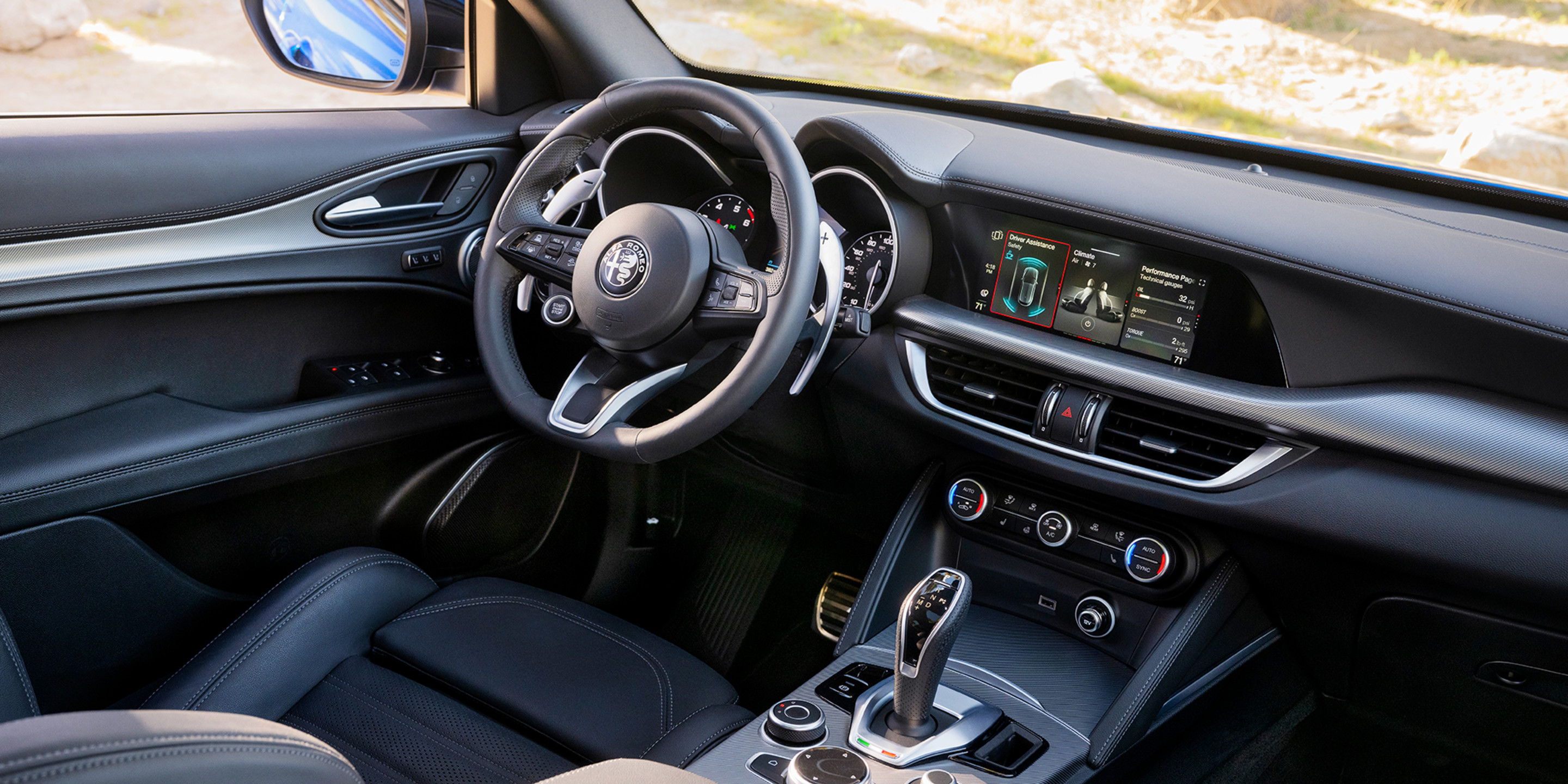 2023 Alfa Romeo Stelvio Luxury SUV | Alfa Romeo Canada