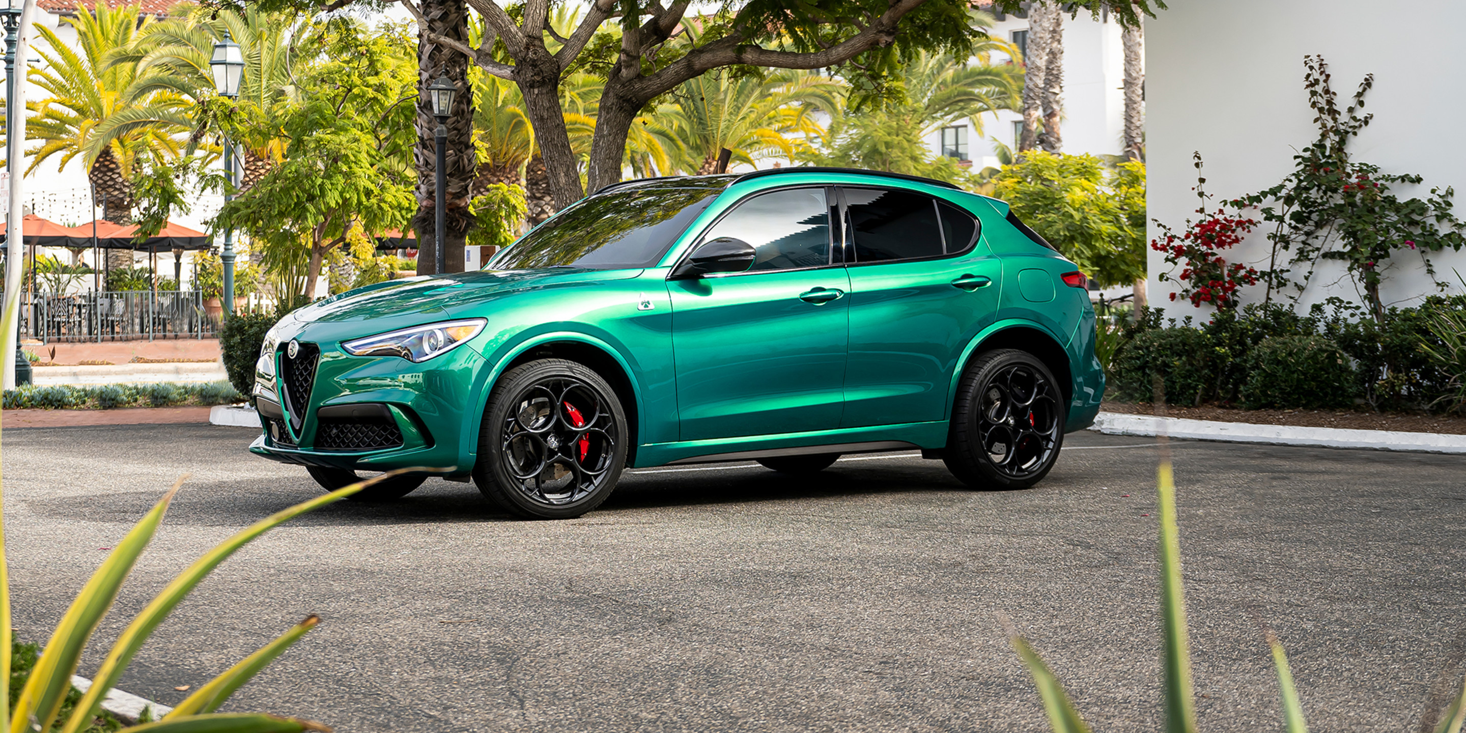 2023 Alfa Romeo Stelvio Luxury SUV | Alfa Romeo Canada