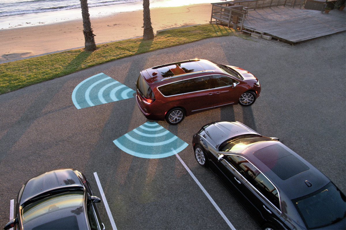 2023 Chrysler Grand Caravan Minivan - Safety Features | Chrysler Canada