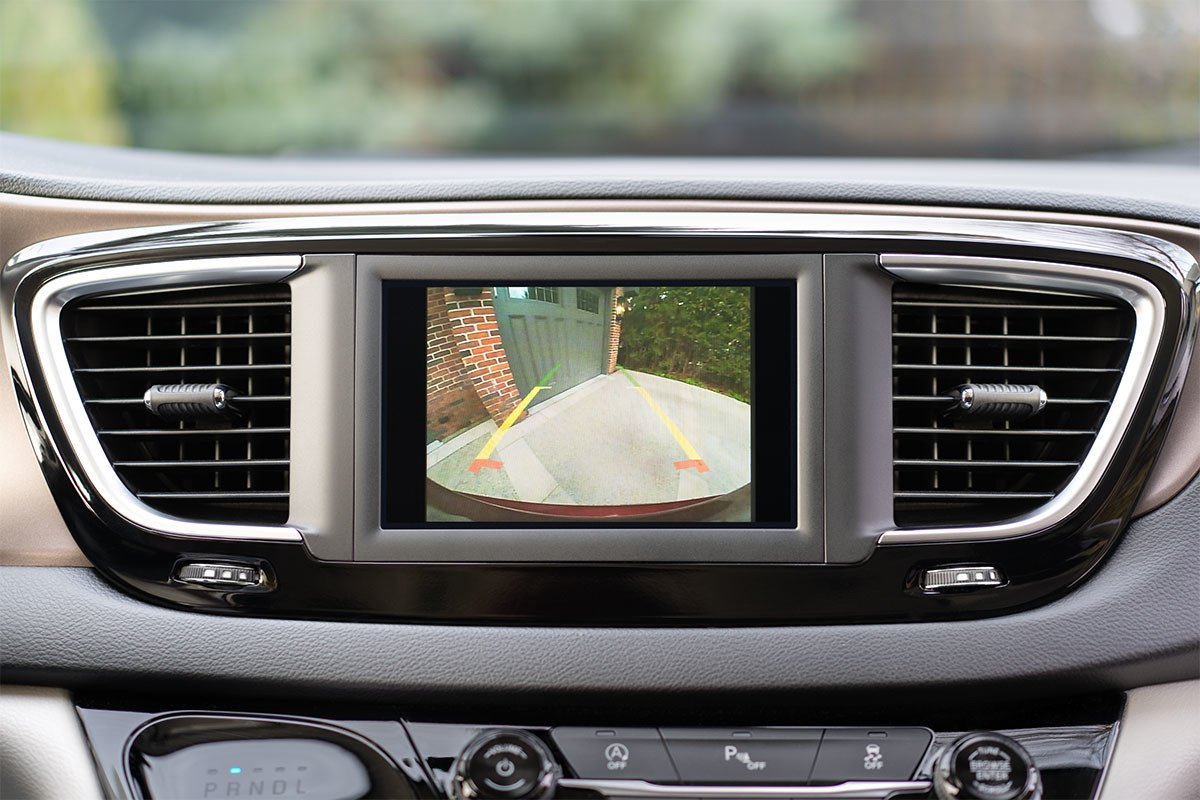 Safety Features – 2024 Grand Caravan Minivan | Chrysler Canada