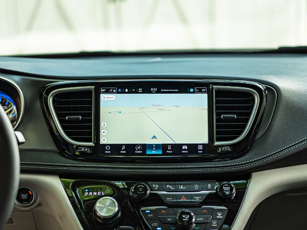 Uconnect Entertainment System – Navigation | Chrysler Canada