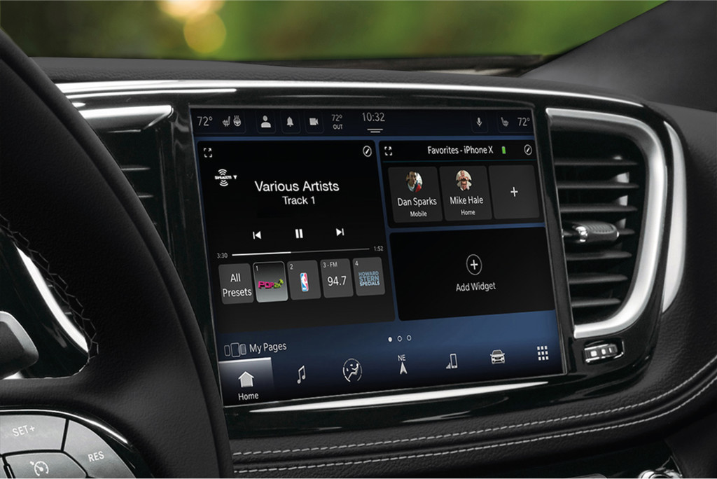 Uconnect Entertainment System Overview | Chrysler Canada
