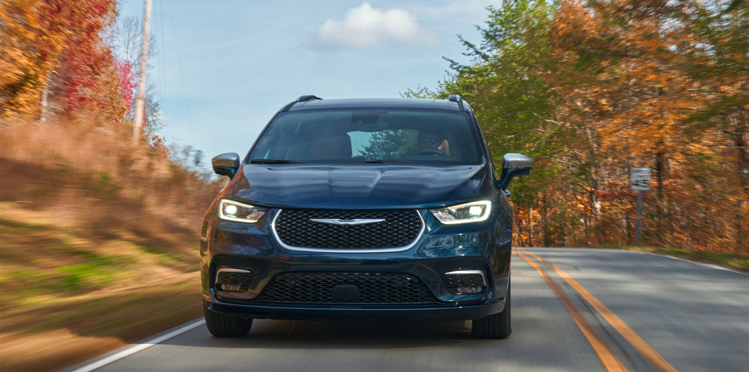2024 Chrysler Pacifica Hybrid Plug-In Hybrid (PHEV) | Chrysler Canada