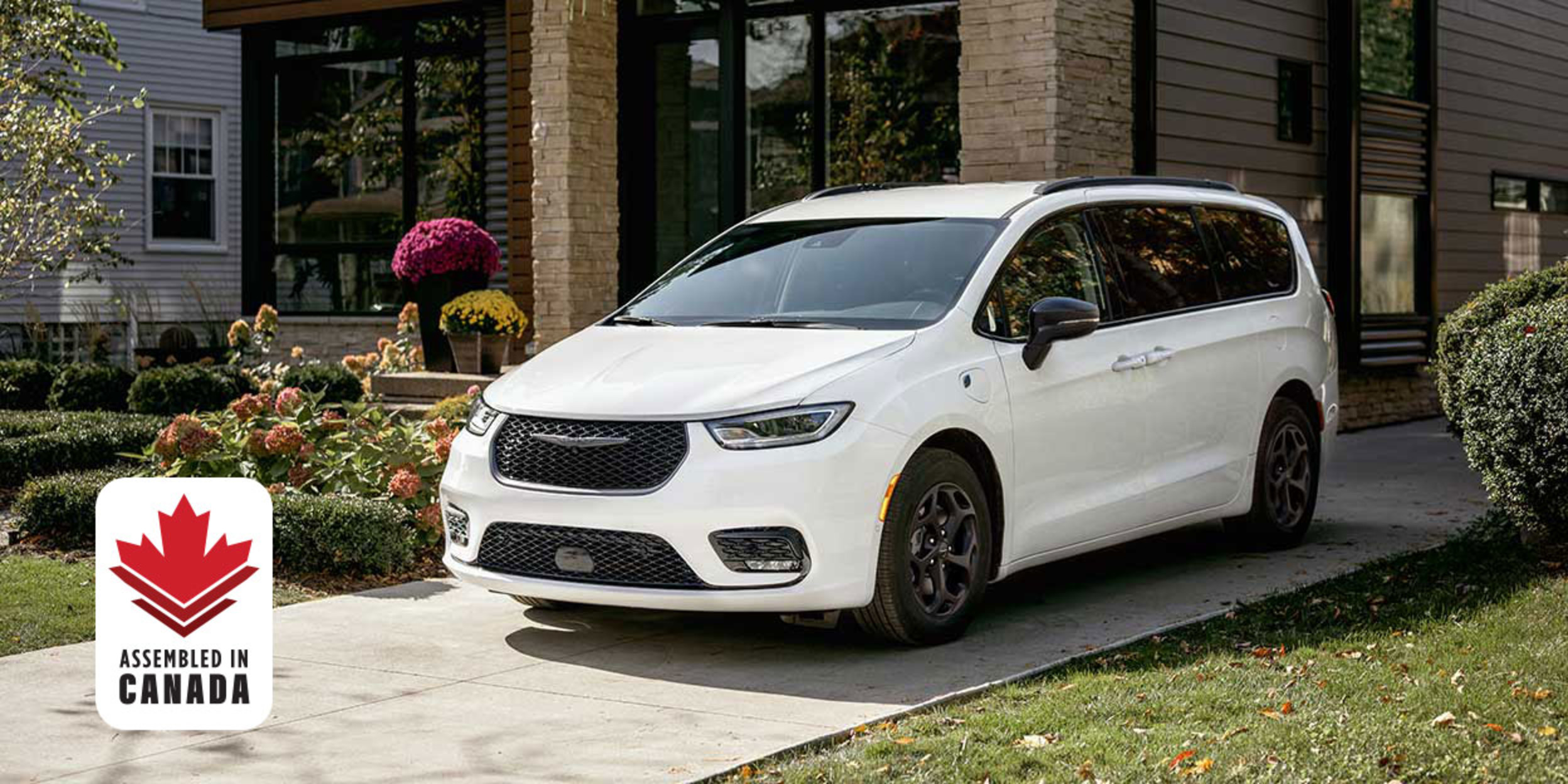 2025 Chrysler Pacifica Hybrid Plug-In Hybrid (PHEV) | Chrysler Canada
