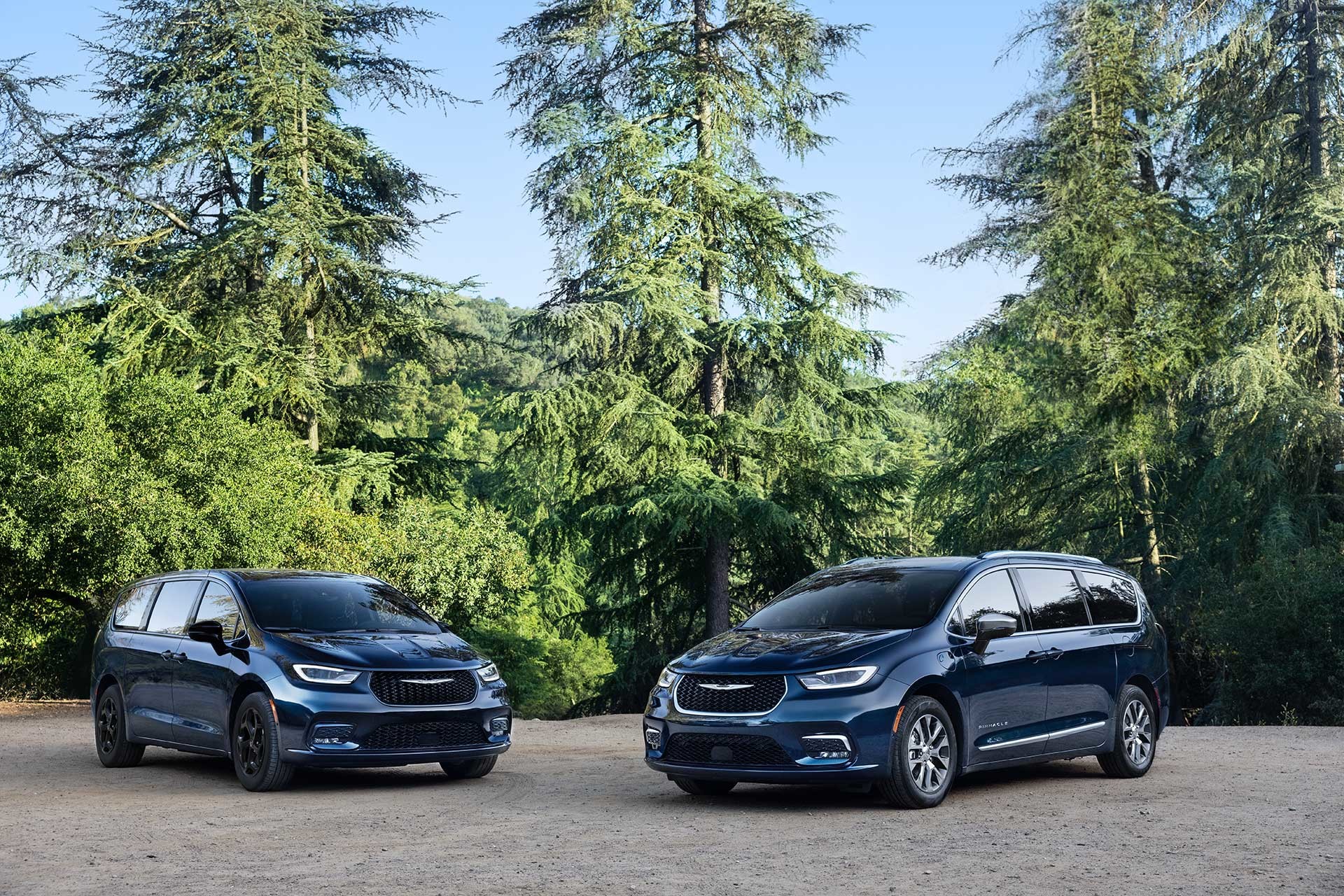 2025 Chrysler Pacifica Hybrid Plug-In Hybrid (PHEV) | Chrysler Canada