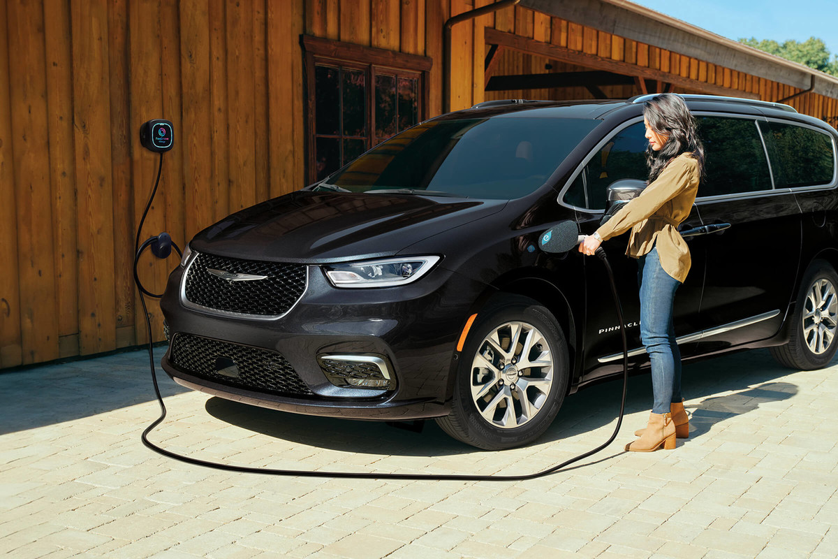 Official Chrysler Services | Chrysler Canada