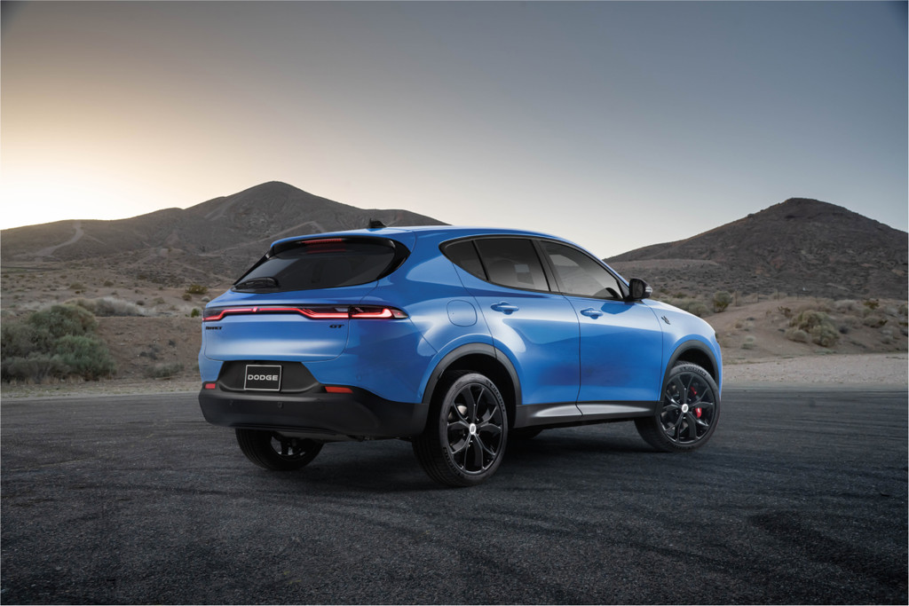 Uconnect Entertainment System – Connectivity | Dodge Canada