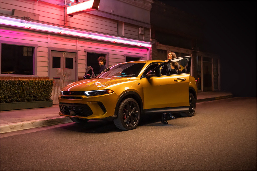 Uconnect Entertainment System – Connectivity | Dodge Canada