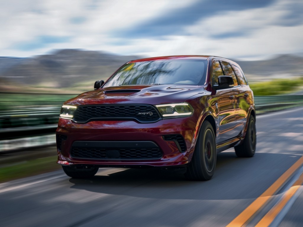 Uconnect Entertainment System – Phone Features | Dodge Canada