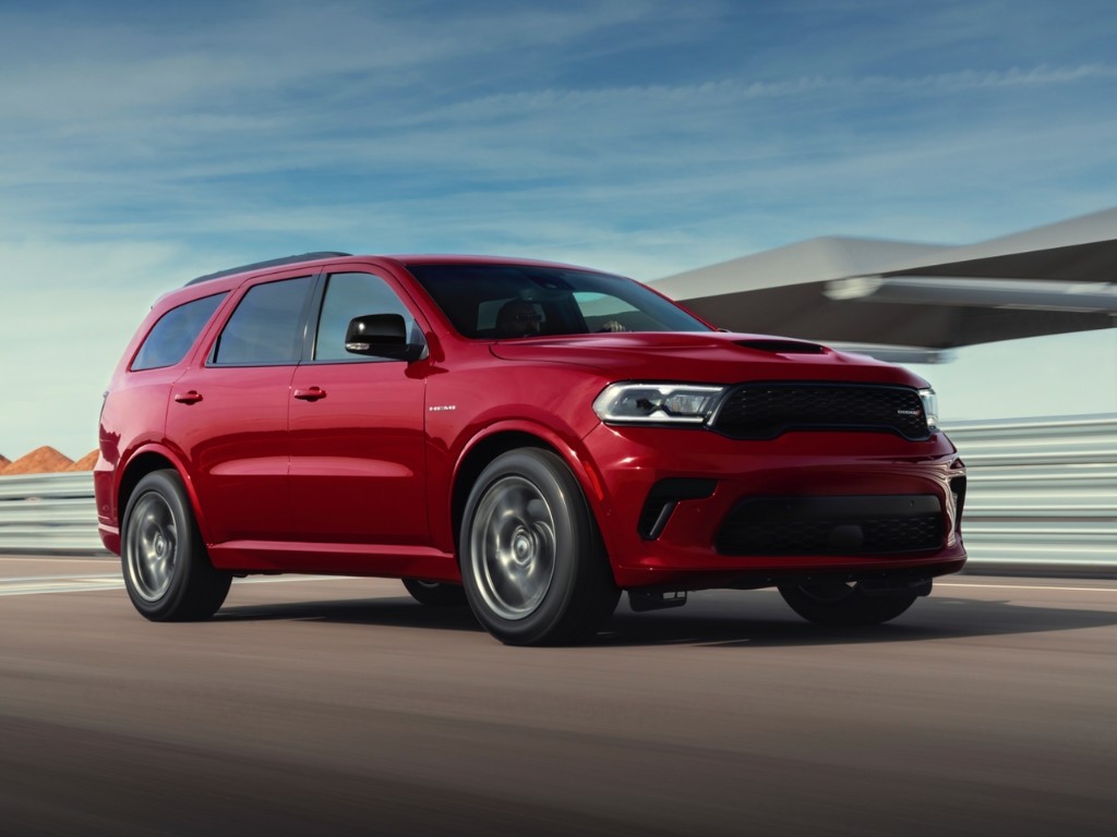 Uconnect Entertainment System – Phone Features | Dodge Canada