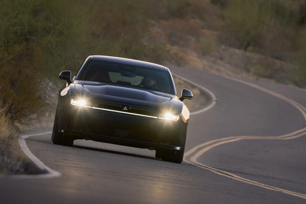 Uconnect System Connectivity | Dodge Canada