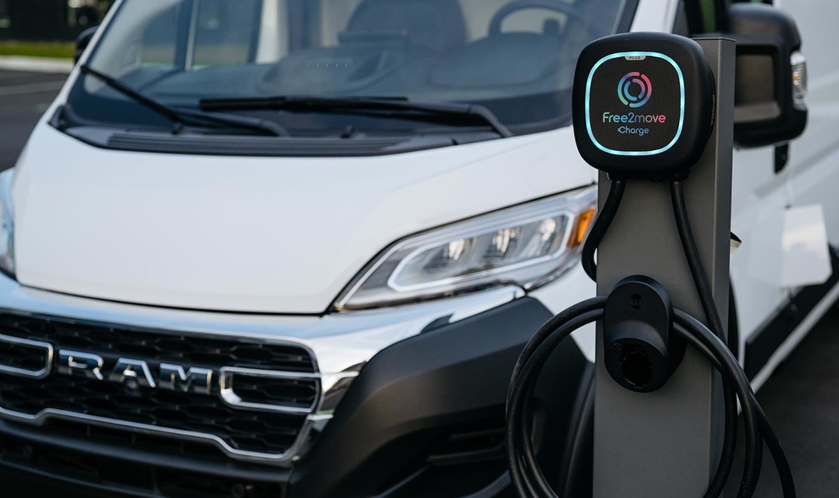 Innovative Fleet Technology | Stellantis Fleet Canada