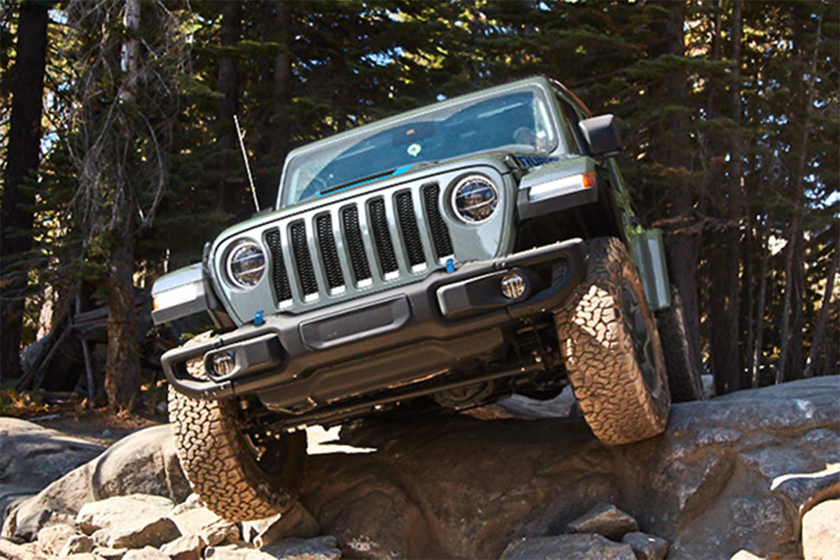 2023 Jeep Wrangler 4xe Plug-In Hybrid - Capabilities | Jeep Canada