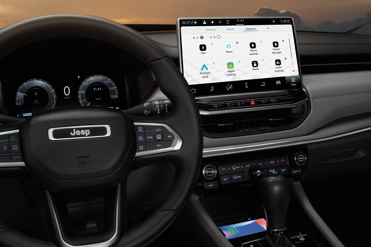 Technology Features - 2023 Jeep Compass | Jeep Canada