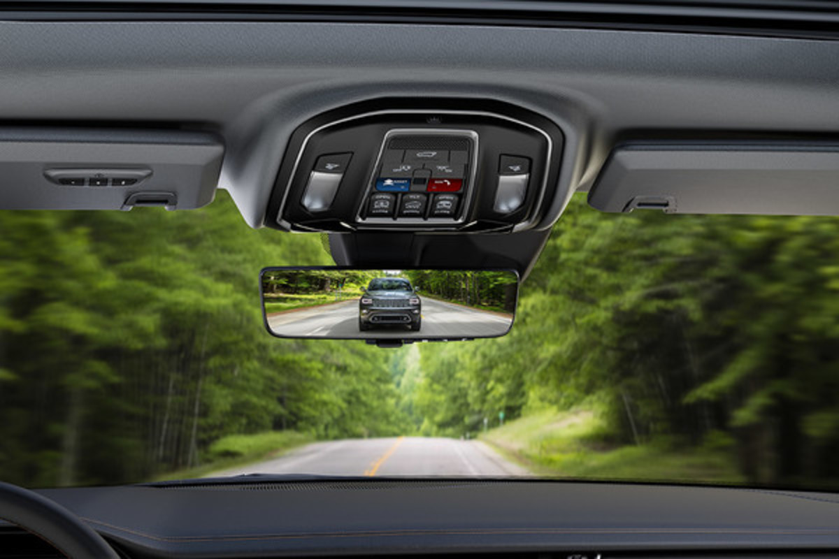 Technology Features: 2024 Jeep Grand Cherokee 4xe | Jeep Canada