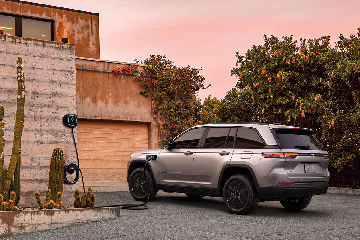 Jeep Grand Cherokee 4xe PHEV — Technology | Jeep Canada