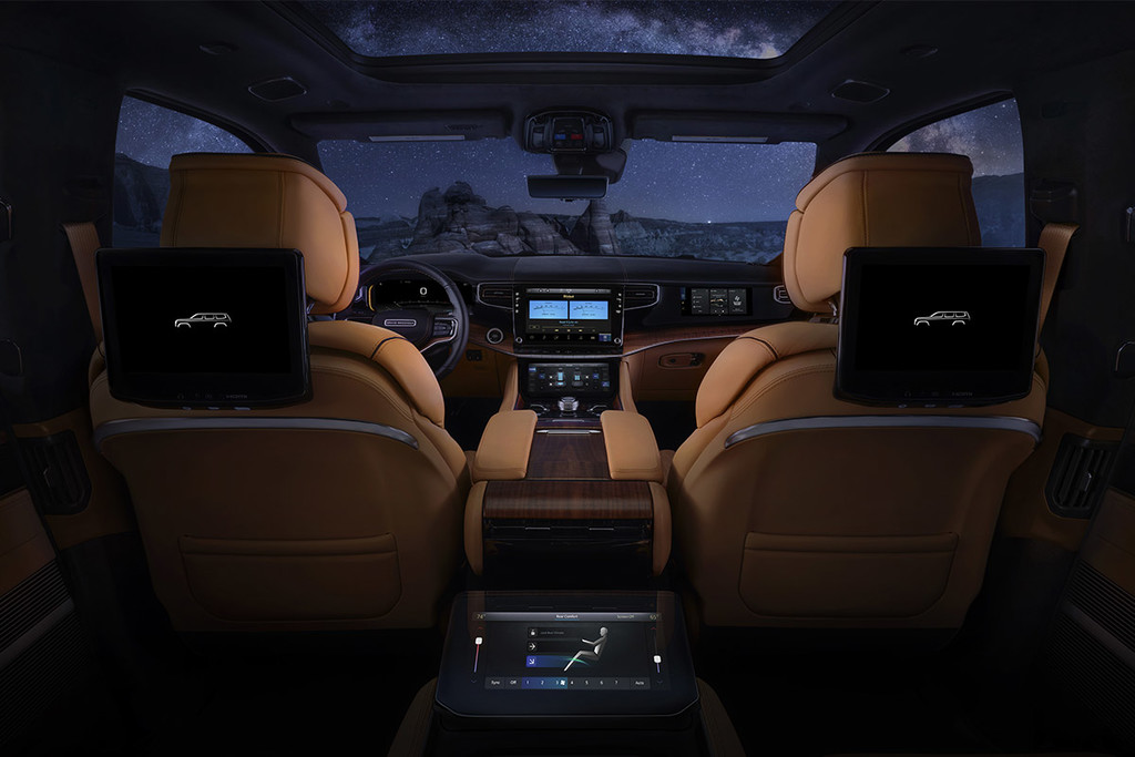 Uconnect Entertainment System - Entertainment Features | Jeep Canada