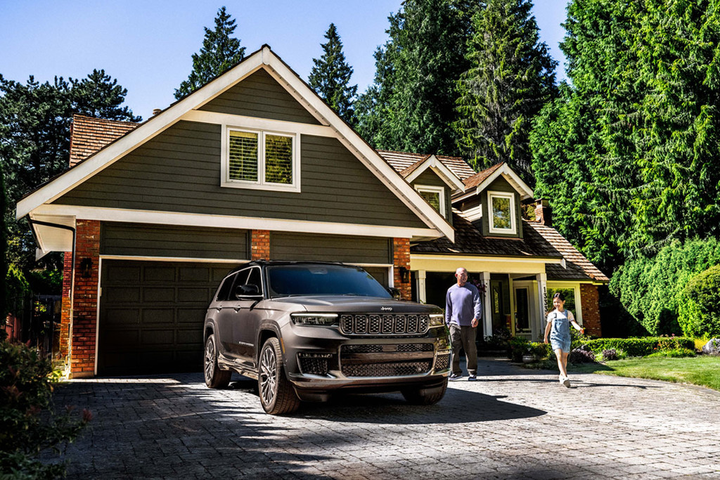 Uconnect Entertainment System – Connectivity | Jeep Canada