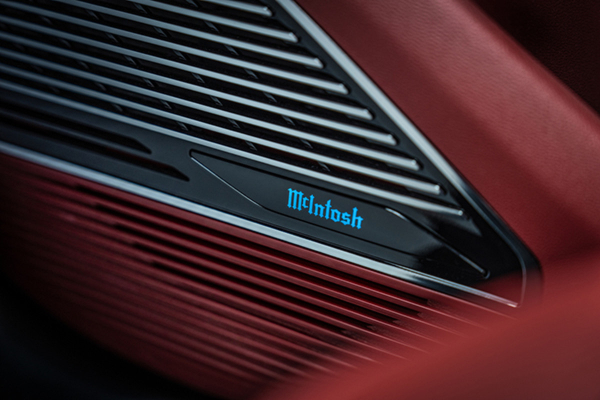 2025 Jeep Wagoneer S BEV Luxury Interior | Jeep Canada