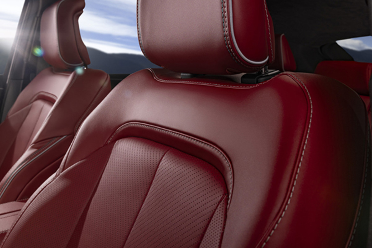 2025 Jeep Wagoneer S BEV Luxury Interior | Jeep Canada