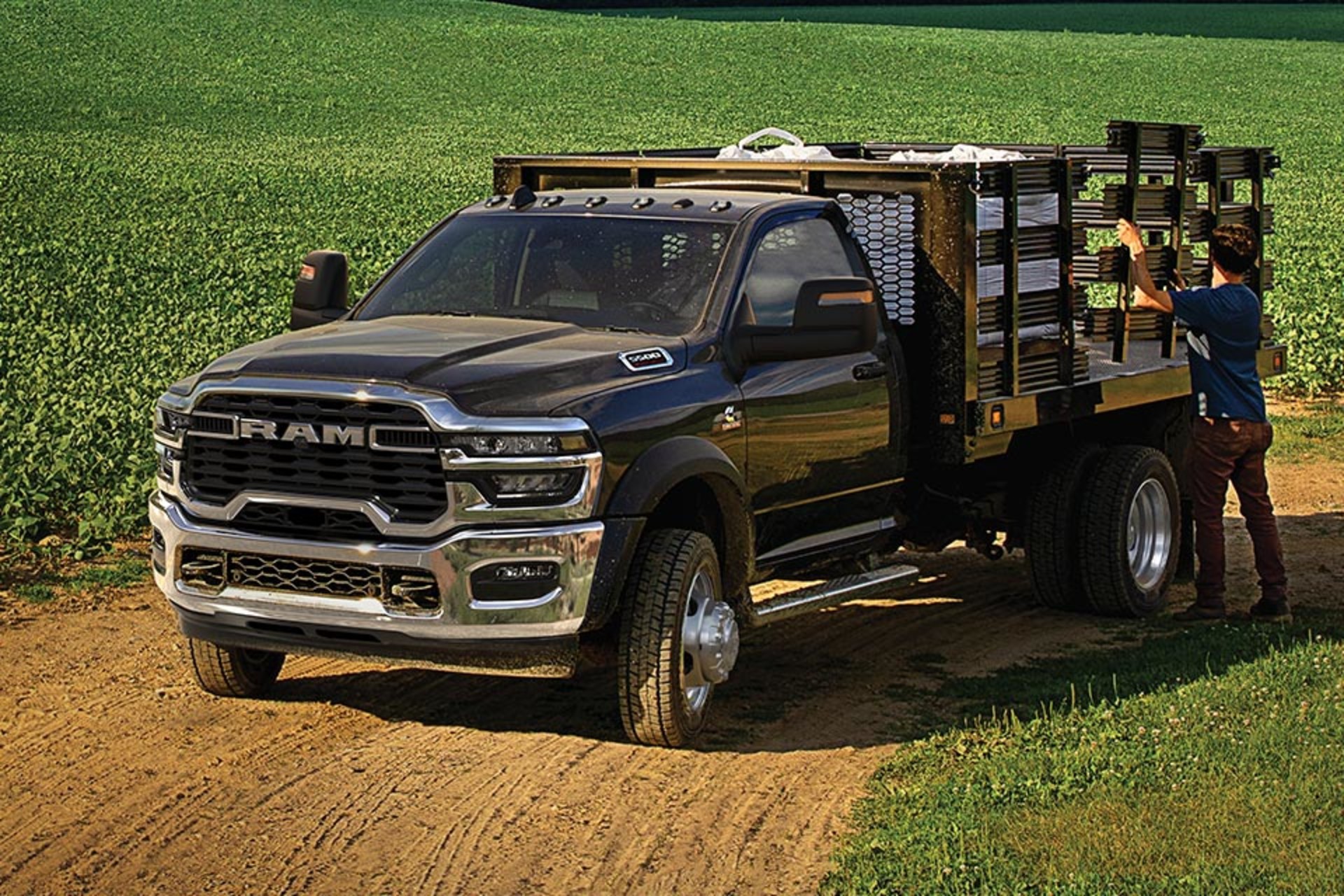 Gallery - 2025 Ram Chassis Cab | Ram Canada